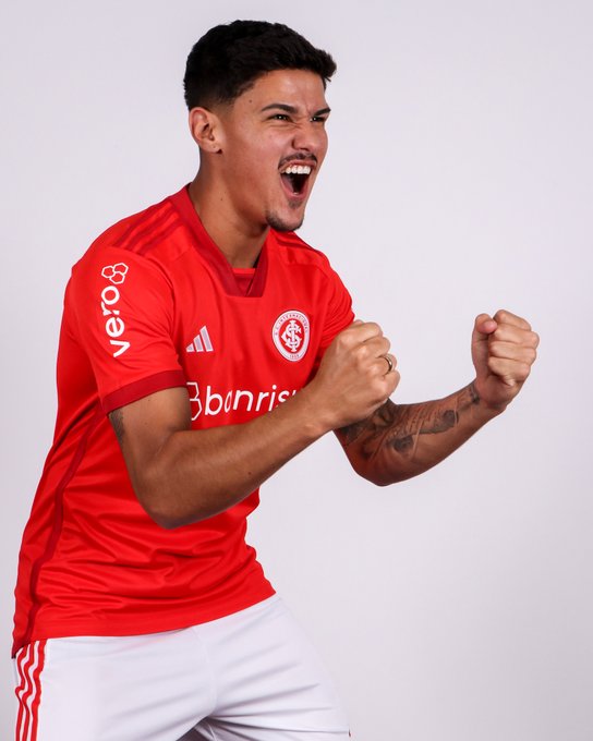 Tigres confirmó la contratación del mediocampista brasileño Rómulo Zwarg